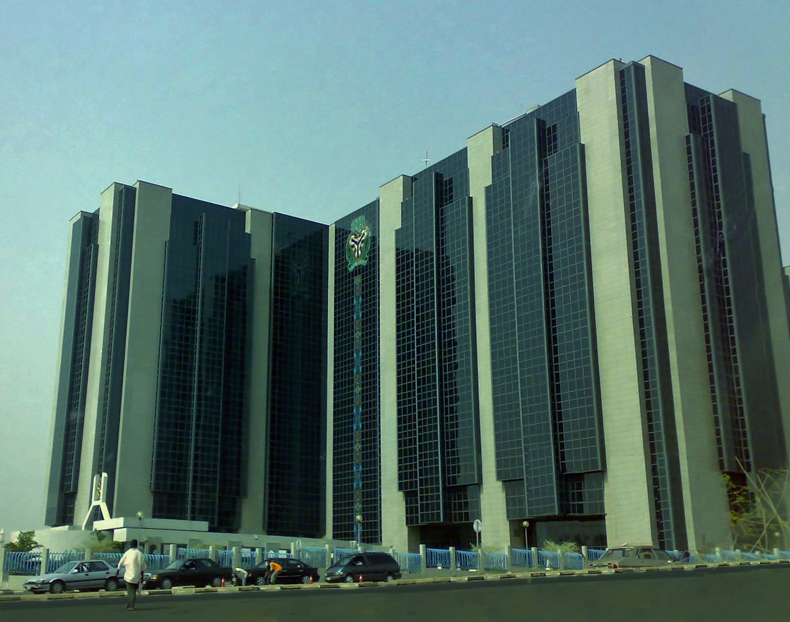 CBN moves to save economy and banks | Menas Associates